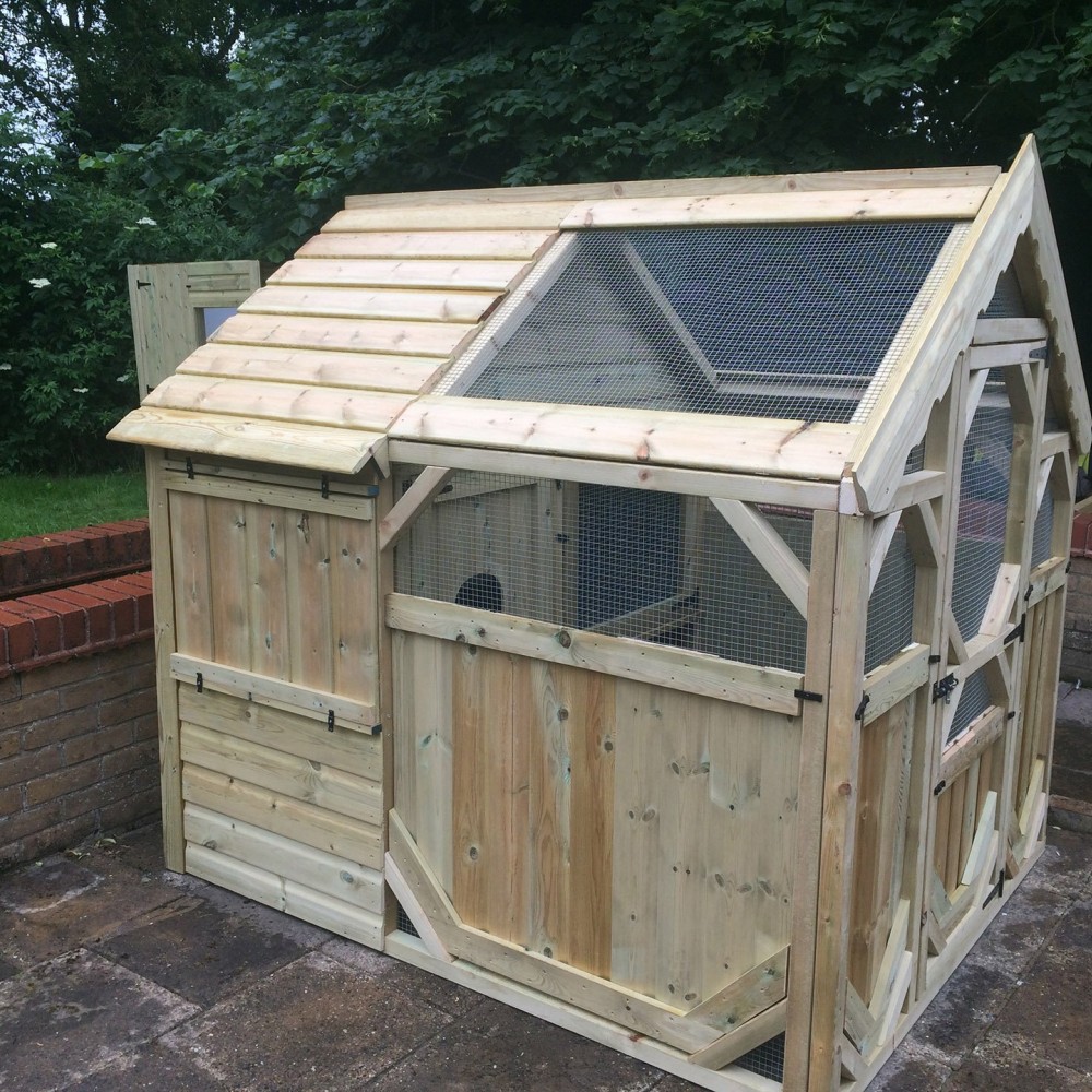 The Catona Cat Chalet